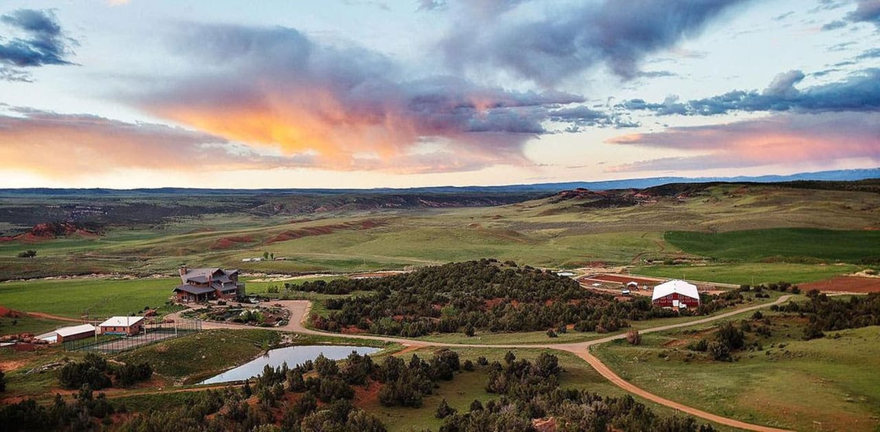 Wyoming luxury ranch offers 33% off rates - Travel CourierTravel Courier