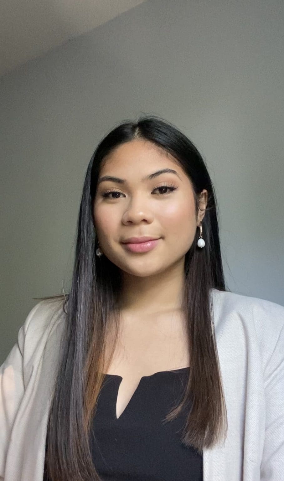 Christine Balaong - Travel CourierTravel Courier